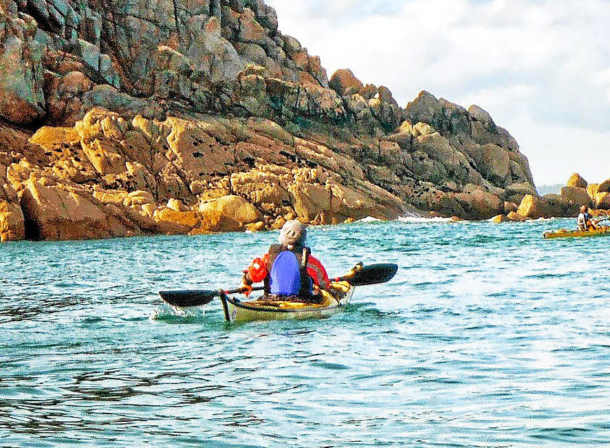 Kayak de mer autour de l'île de Bréhat | Bretagne.com